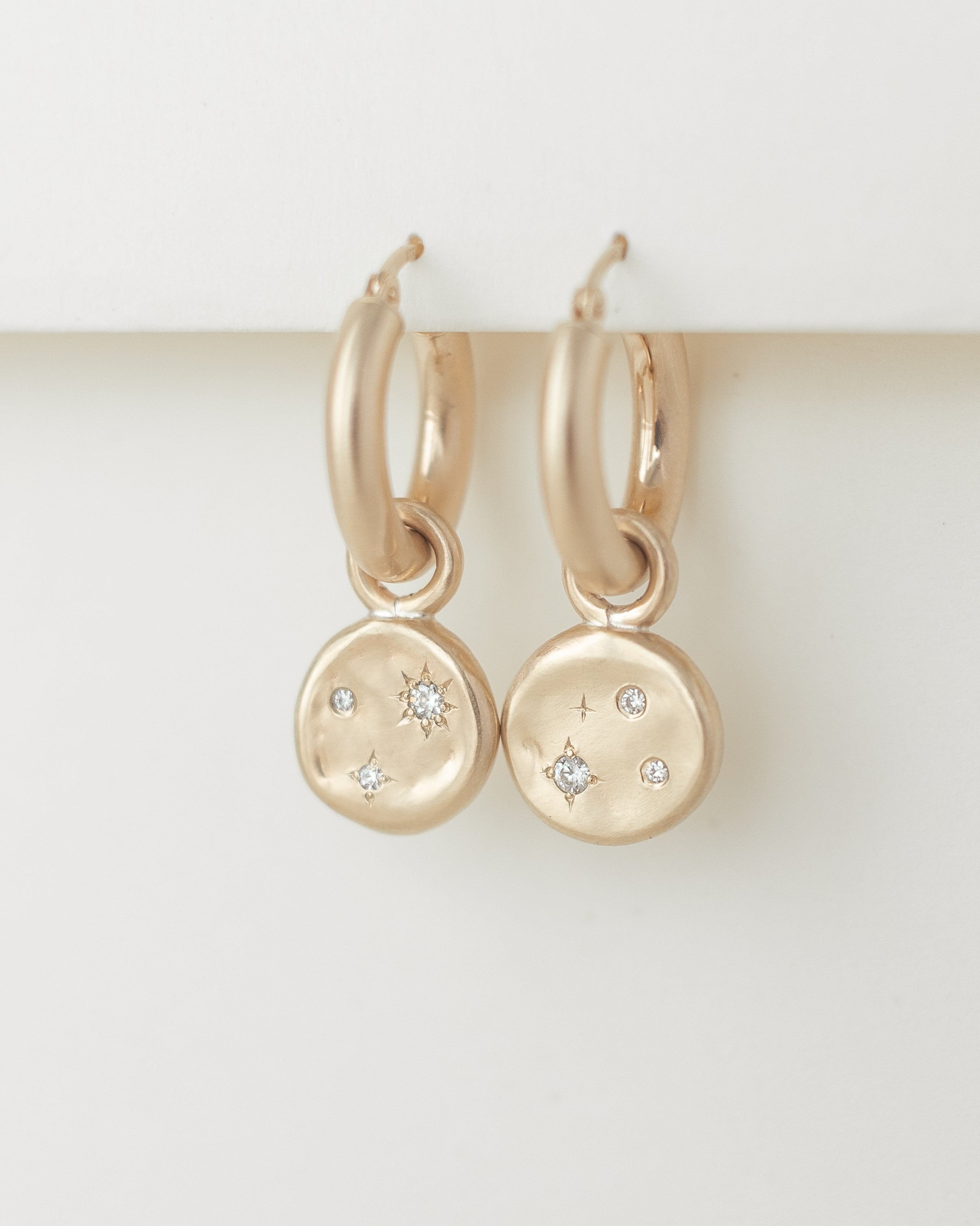 Starry night hoops Medium gold – Argent Silversmith