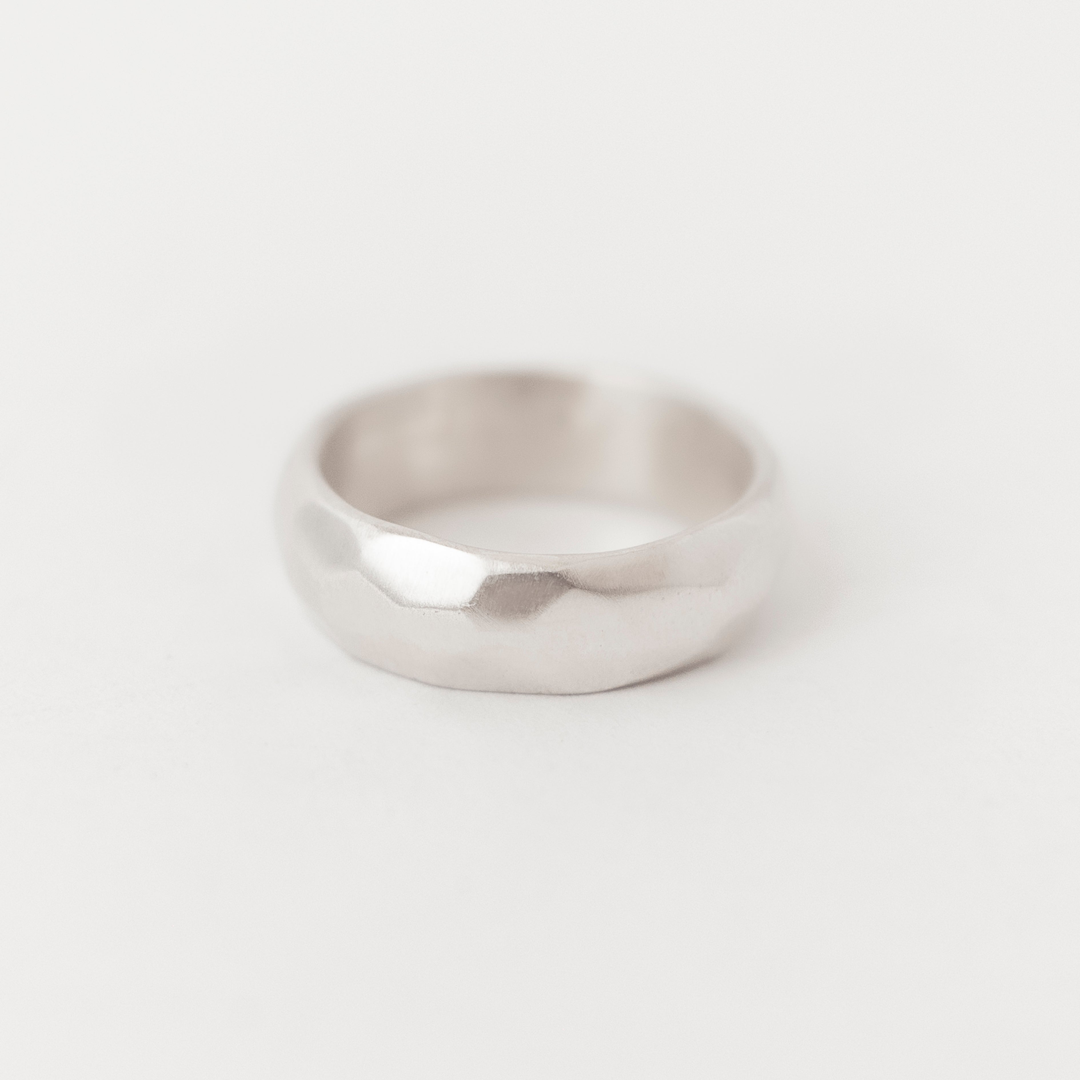 Astral Ring White Gold – Argent Silversmith