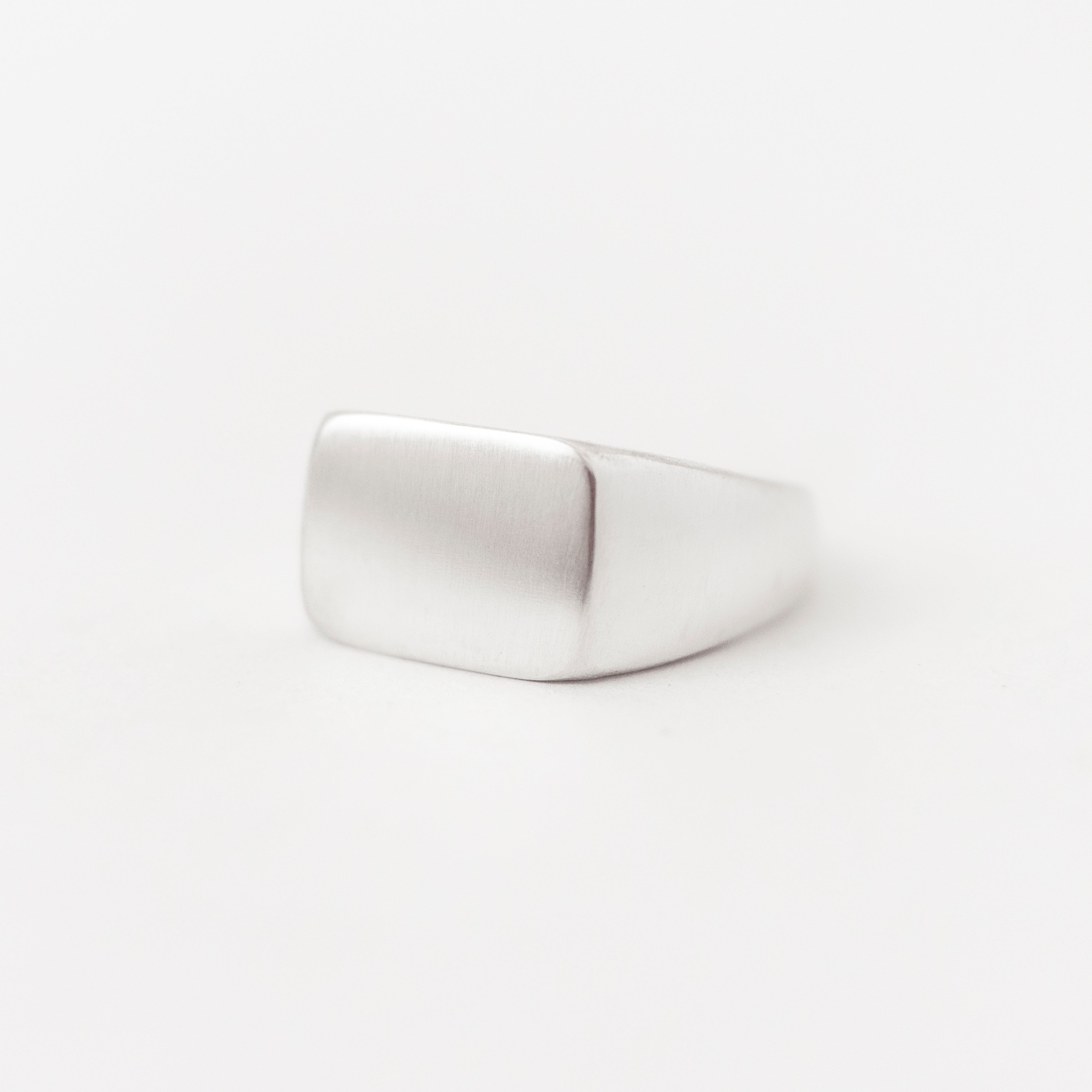Ellipse Signet Silver – Argent Silversmith
